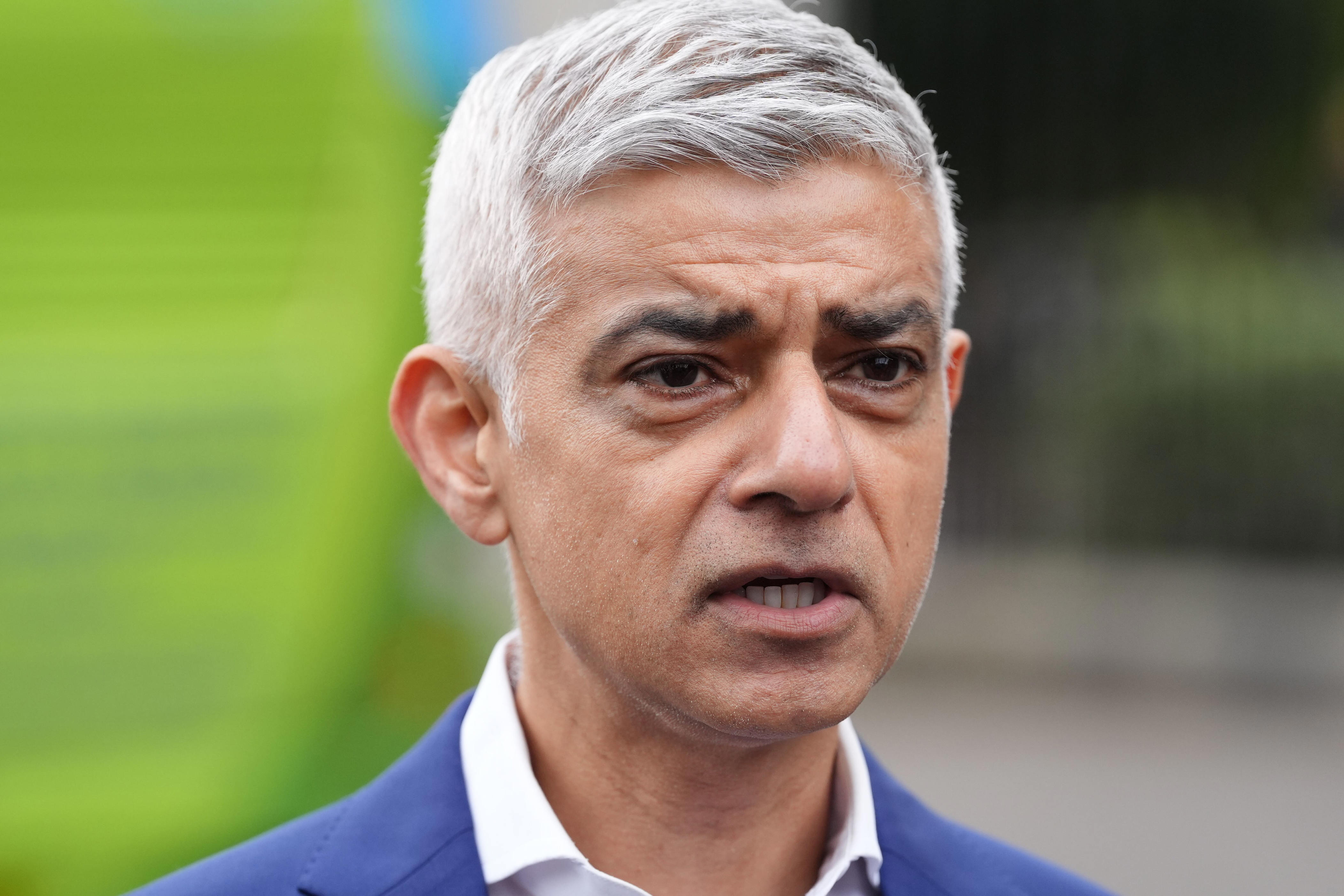 Tube strikes: 'No pay cut' for train drivers on £74,000 in 4-day week