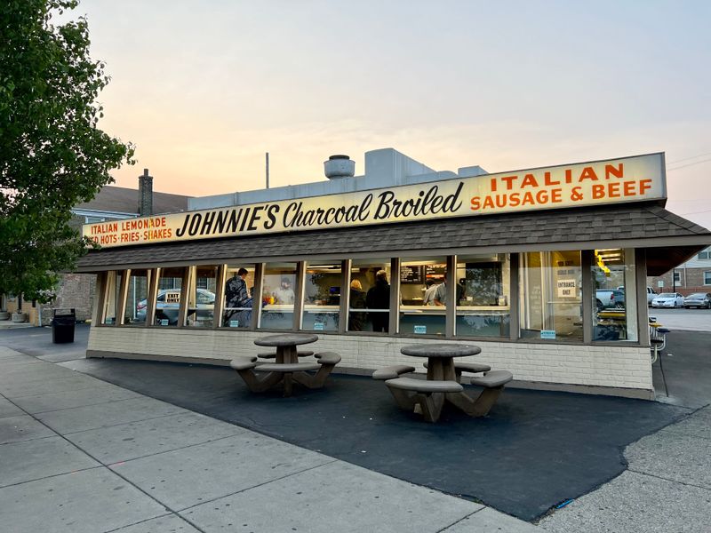 18 Chicago delis known for outstanding Italian beef sandwiches
