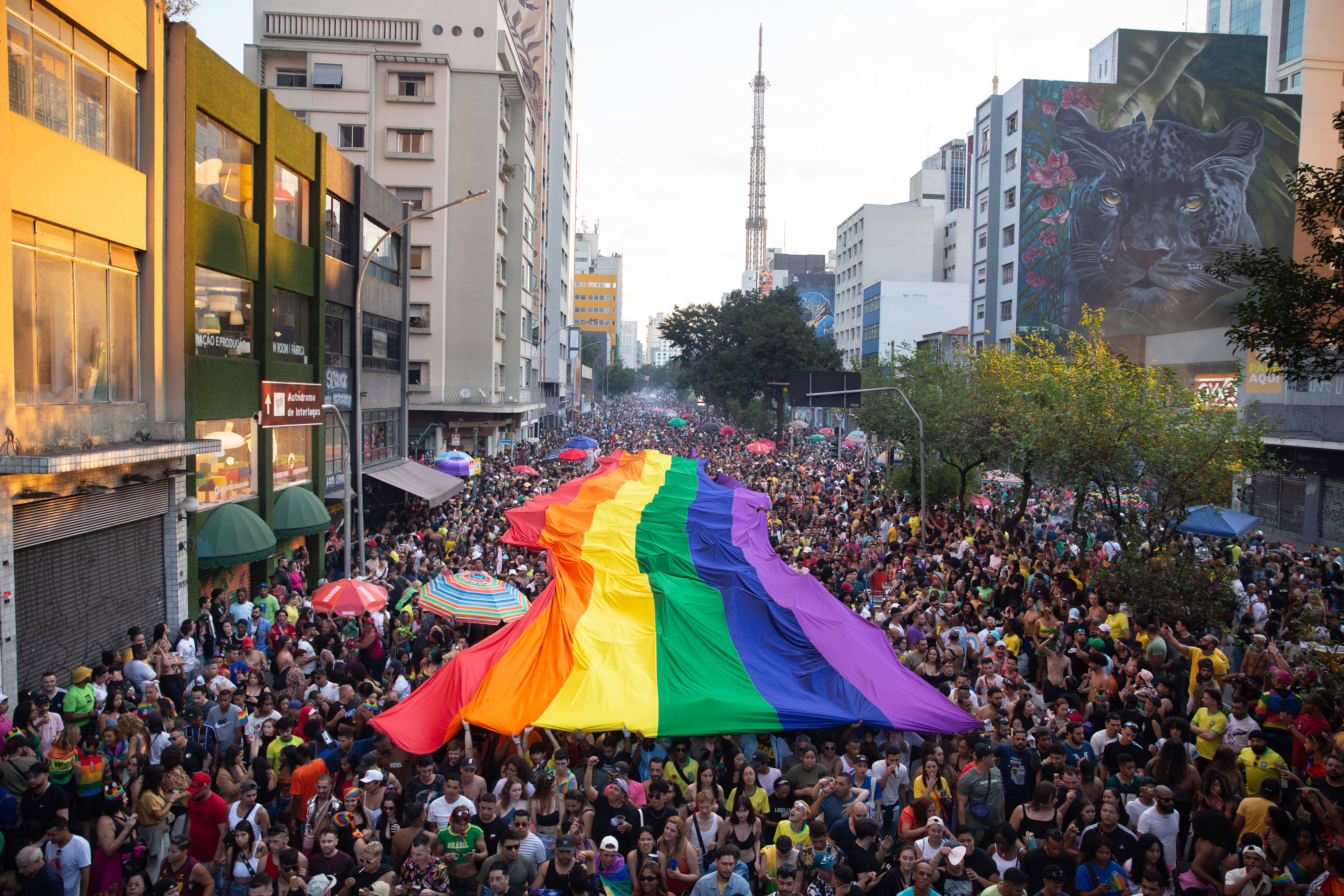 Parada do Orgulho LGBT+ de SP pode ser proibida? PL veta menores em evento