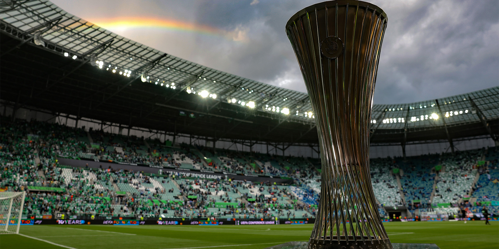 Wanneer en waar wordt de Conference League-finale van 2026 gespeeld?