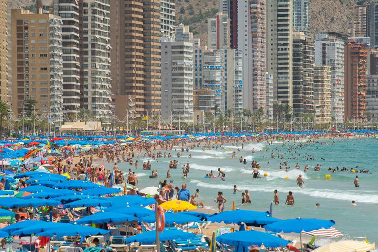 Foreign Office issues Spain holiday warning as rule could see tourists ...