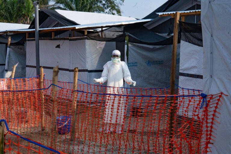 Congo opent behandelcentra na dodelijke uitbraak van zeldzame ebolavariant