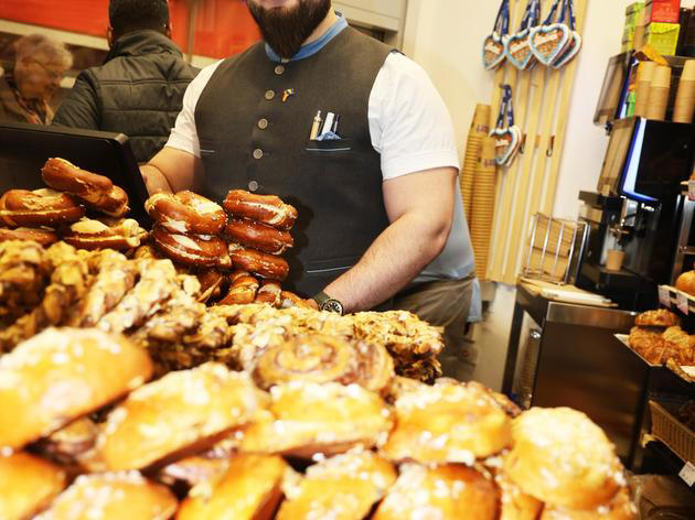 Neue „Gutes von Gestern“-Filiale eröffnet: Kuchen und Brot zum halben Preis