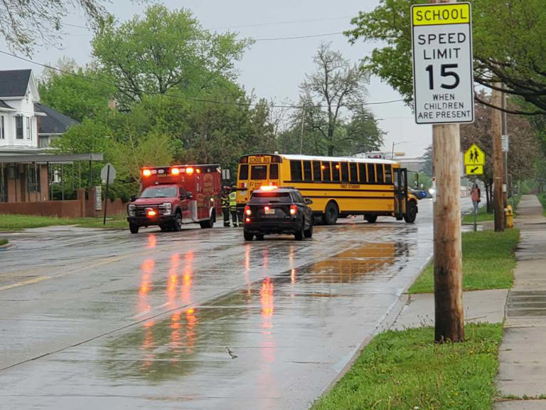Update: Green Bay school bus crash injures two on Monday morning