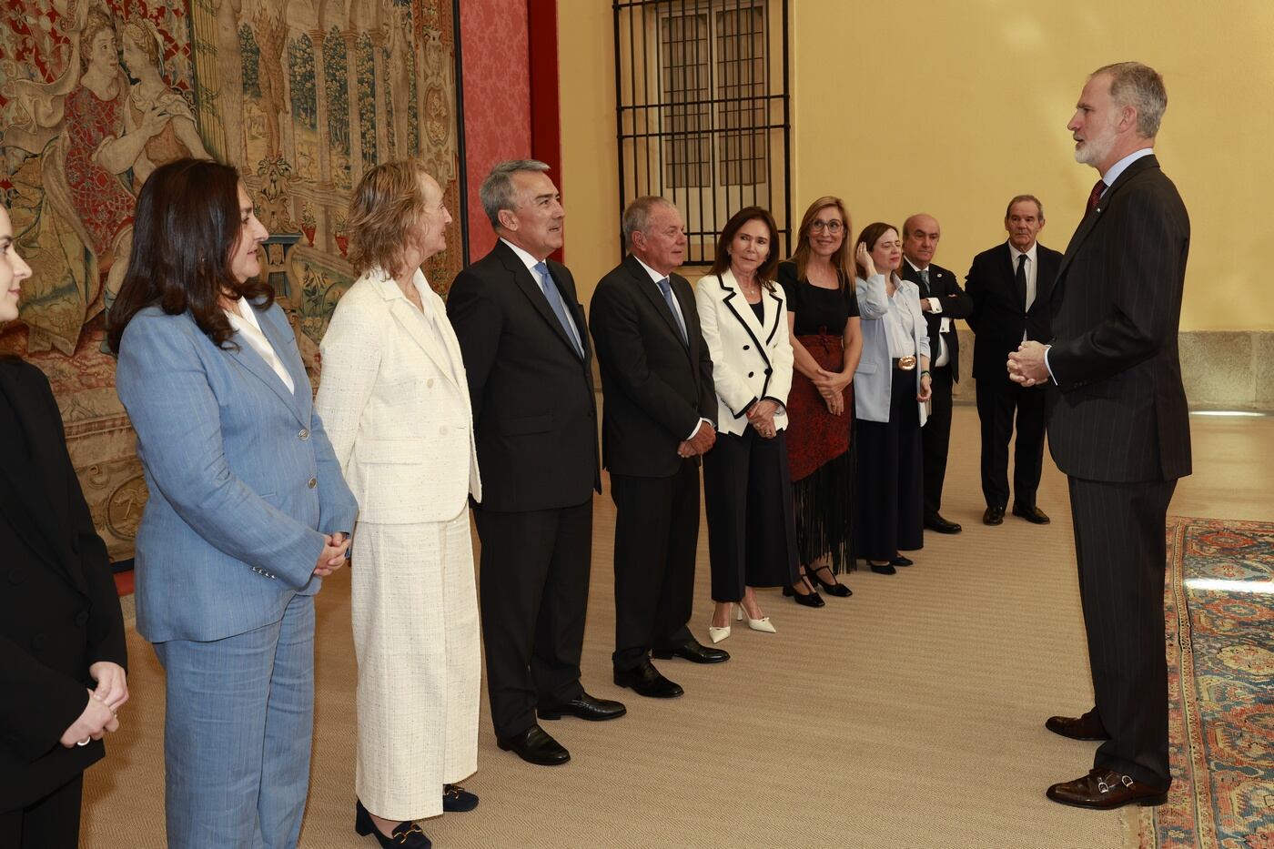 Familia Luksic recibe premio del rey de España por desarrollo del ...