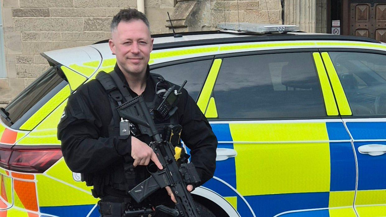 Bravery awards for PCs who saved woman hit by train