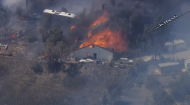 Sandy fire in Southern California's Simi Valley grows to nearly 1,700 ...