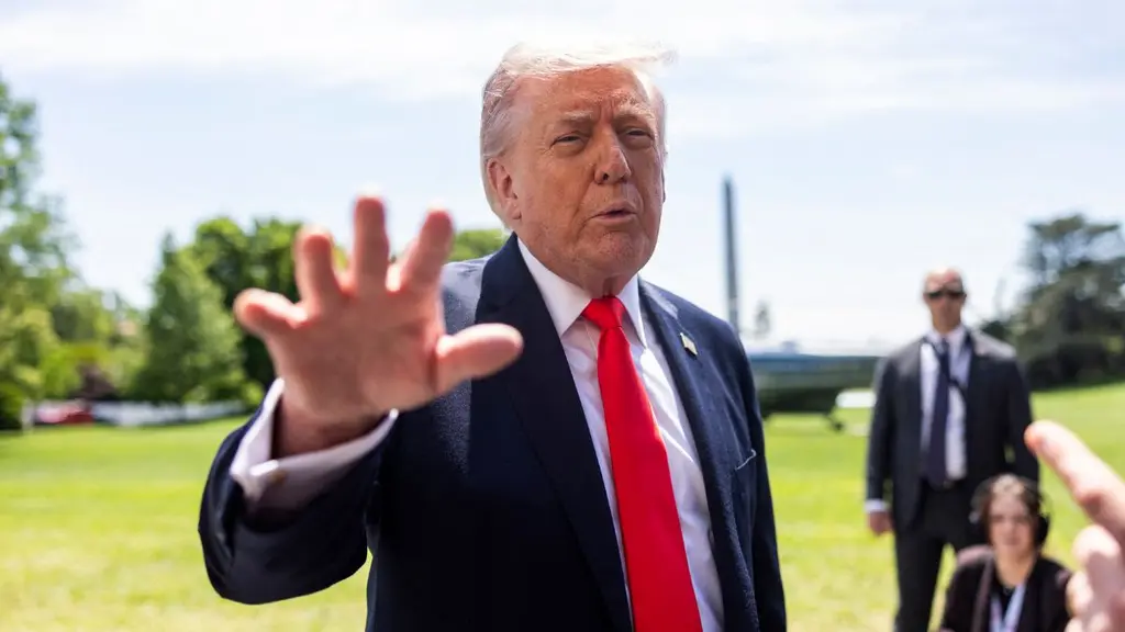 Republicans get warning sign on key bloc as Hispanic voters turn on Trump