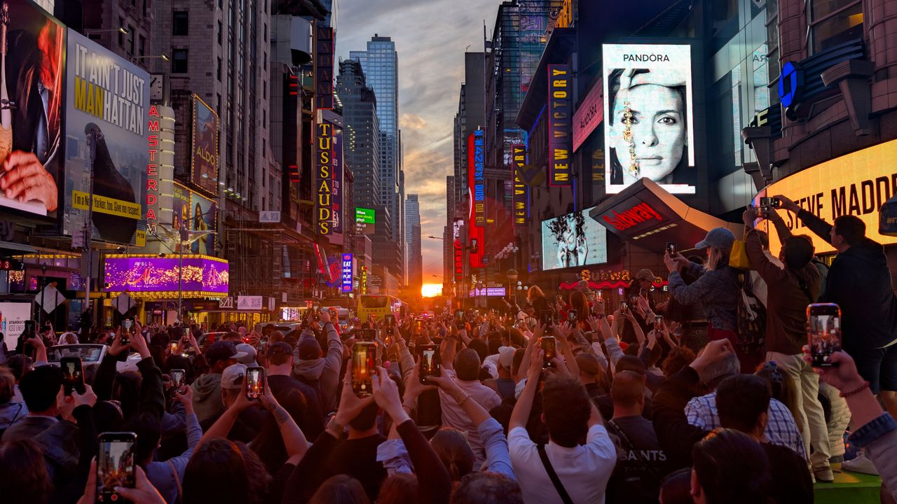 Manhattanhenge 2026 is coming this month: Here's when and where to see ...