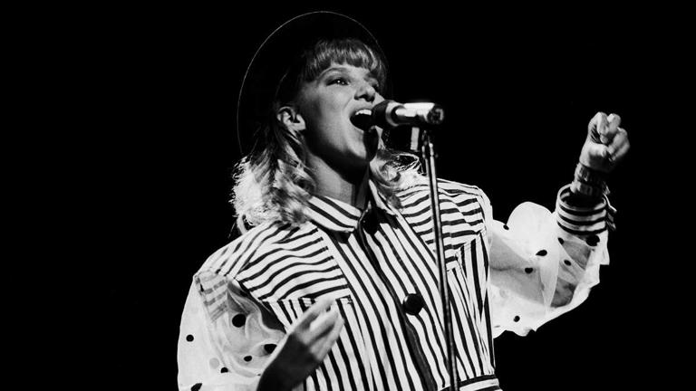 Debbie Gibson clarifies her friendship with Tiffany after decades of ...