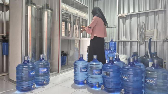 Pandemi Covid-19 bukan kendala, Depot Air Minum Embun Fresh Water ...