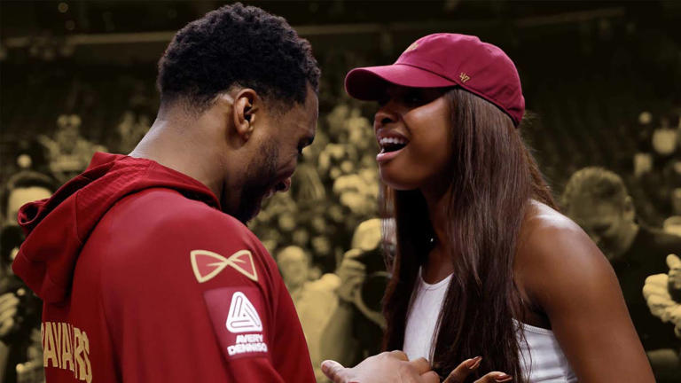 How Donovan Mitchell met his superstar singer fiancée, who went viral ...