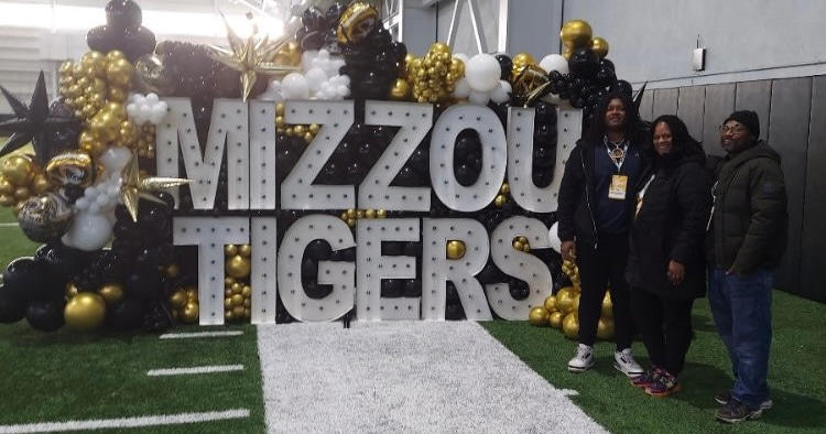 Chicago DL Corey Randolph Jr. ‘not rushing’ decision between Big 12 ...
