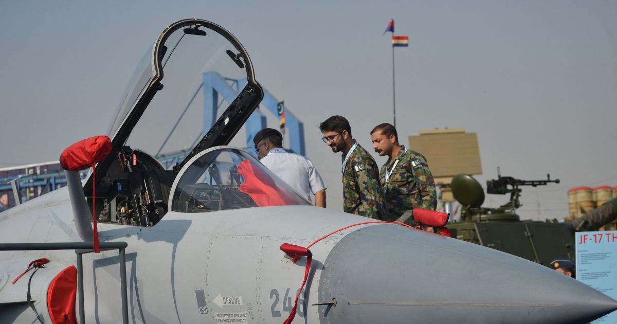 Pakistan deploys thousands of troops, fighter jets to Saudi Arabia to ...