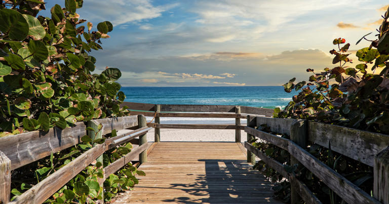 15 Florida waterfront towns where a Social Security check is actually ...