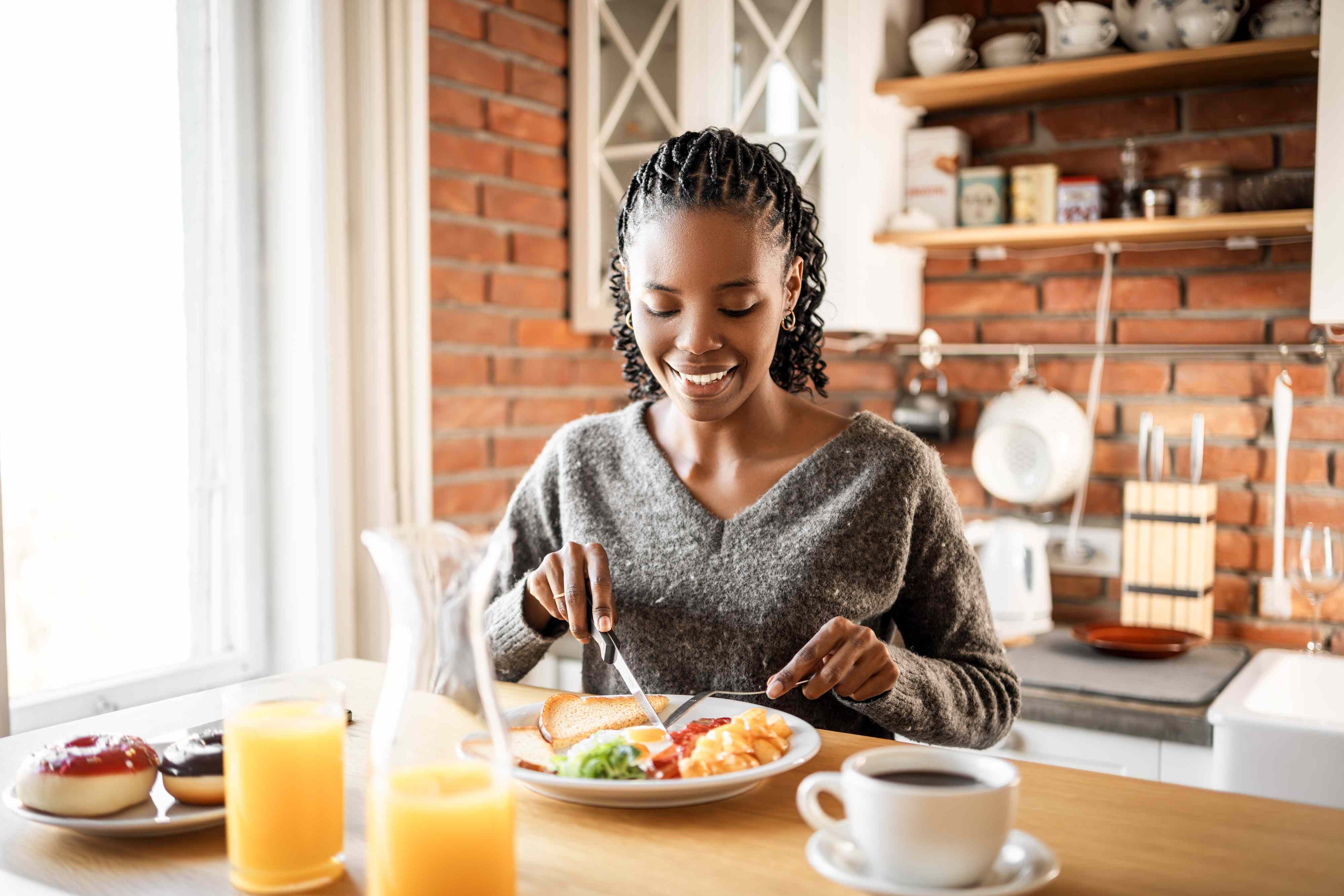 Research shows 2 simple eating habits are linked to lower weight