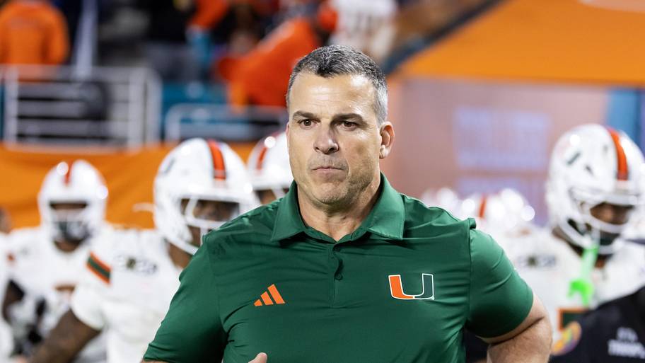 Ai’King Hall’s Recruiting Flip to Miami Signals Concerning Oregon Trend