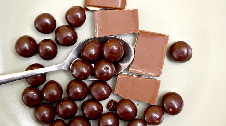 12 best old-school candies to buy at Cracker Barrel, according to customers