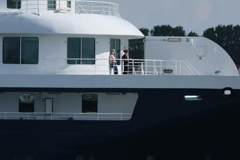 Hantavirus-stricken cruise ship docks in the Netherlands for disinfection