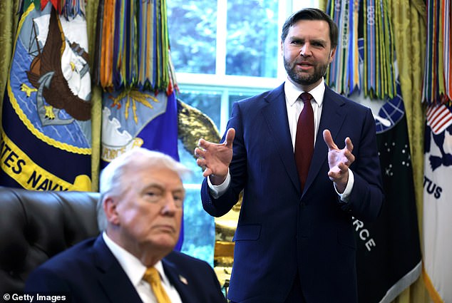 Trump's brutal one-word warning on his successor as JD Vance silently ...