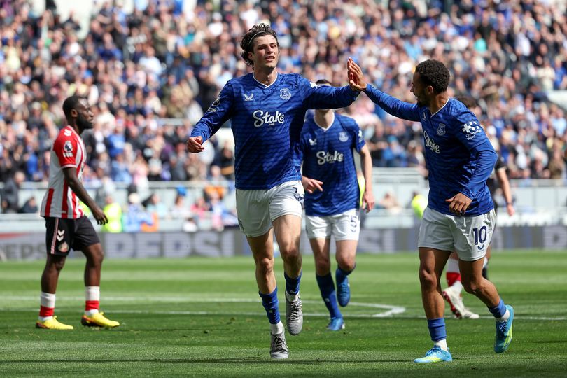 Merlin Rohl makes Seamus Coleman statement after making Everton history