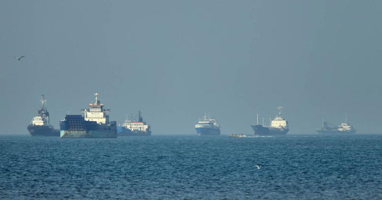 Iran, Oman in talks to secure Hormuz transit as Tehran advances new ...