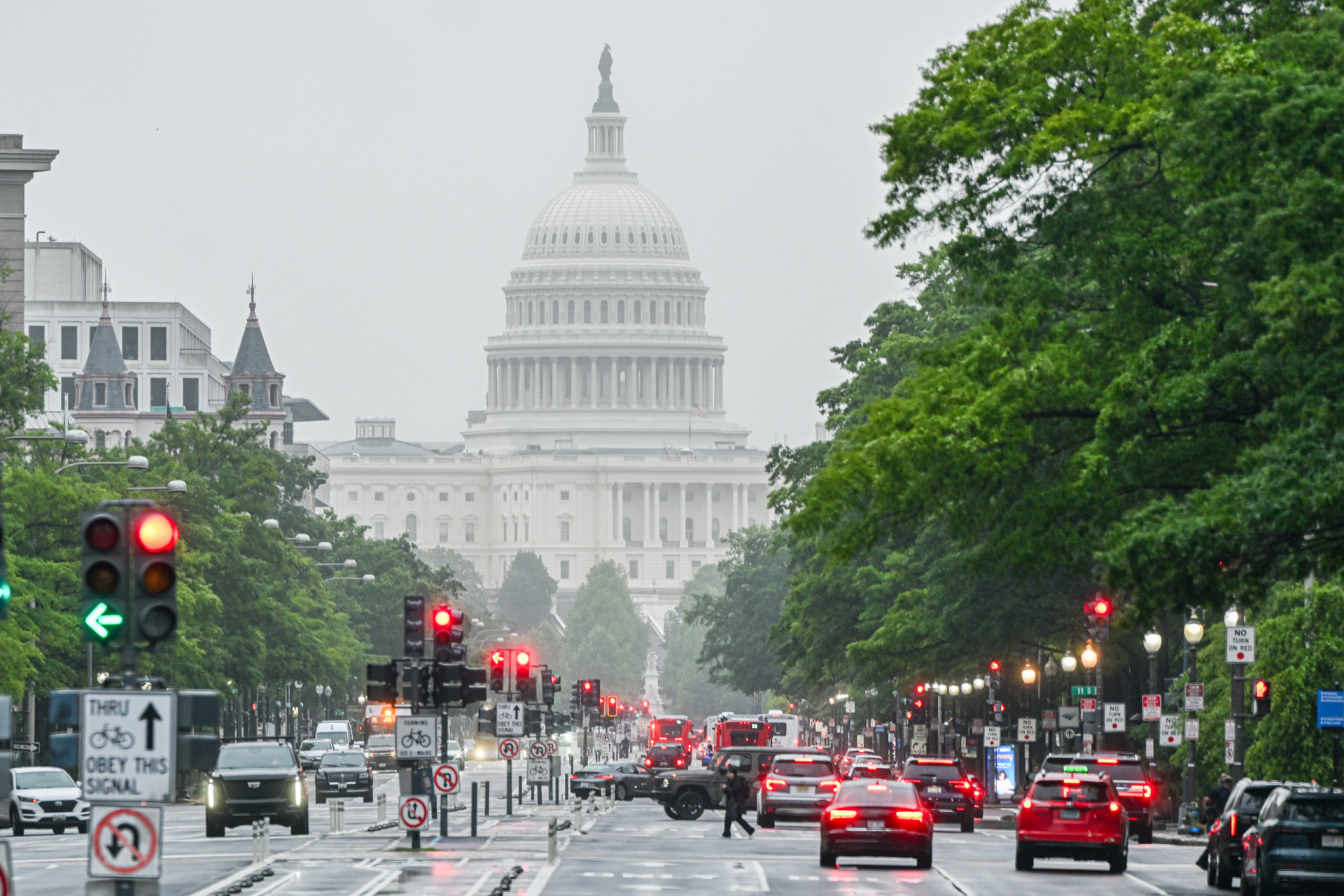 Which US states give more to Washington than they get back?
