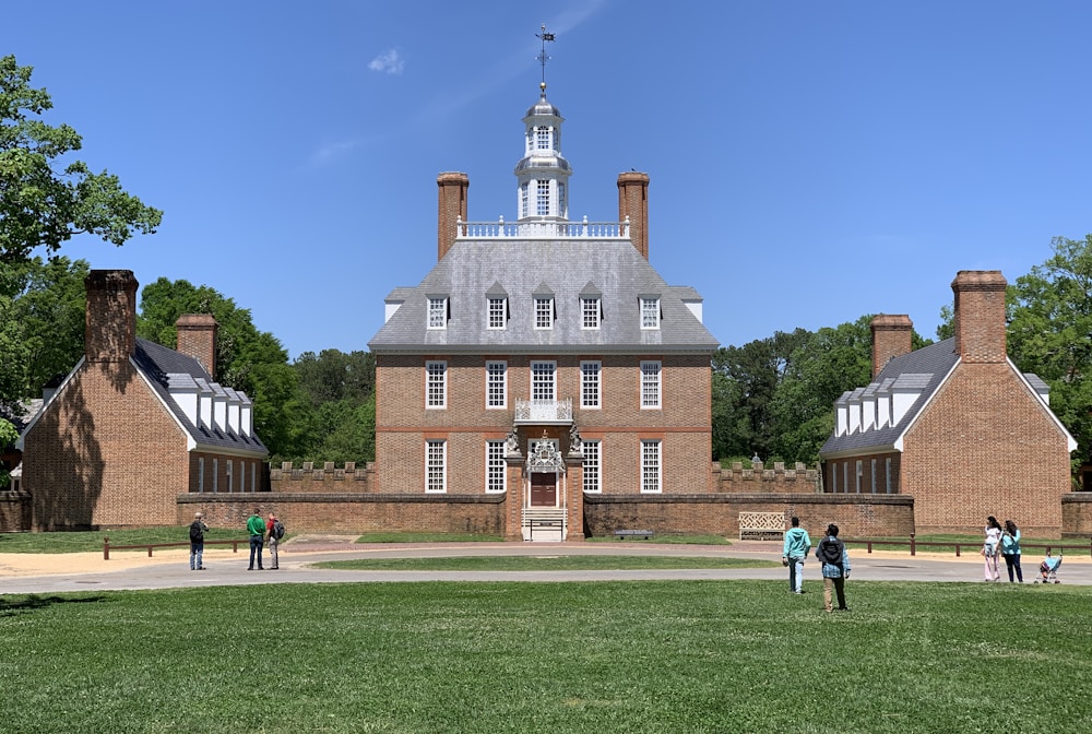 16 historic colonial towns preserving American history