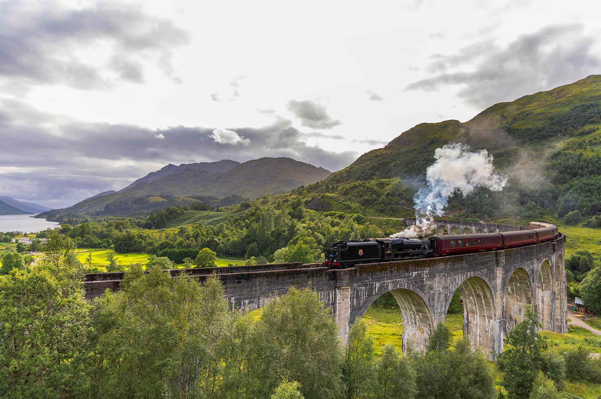 This 160-mile Scottish train route is the most beautiful in the UK with ...