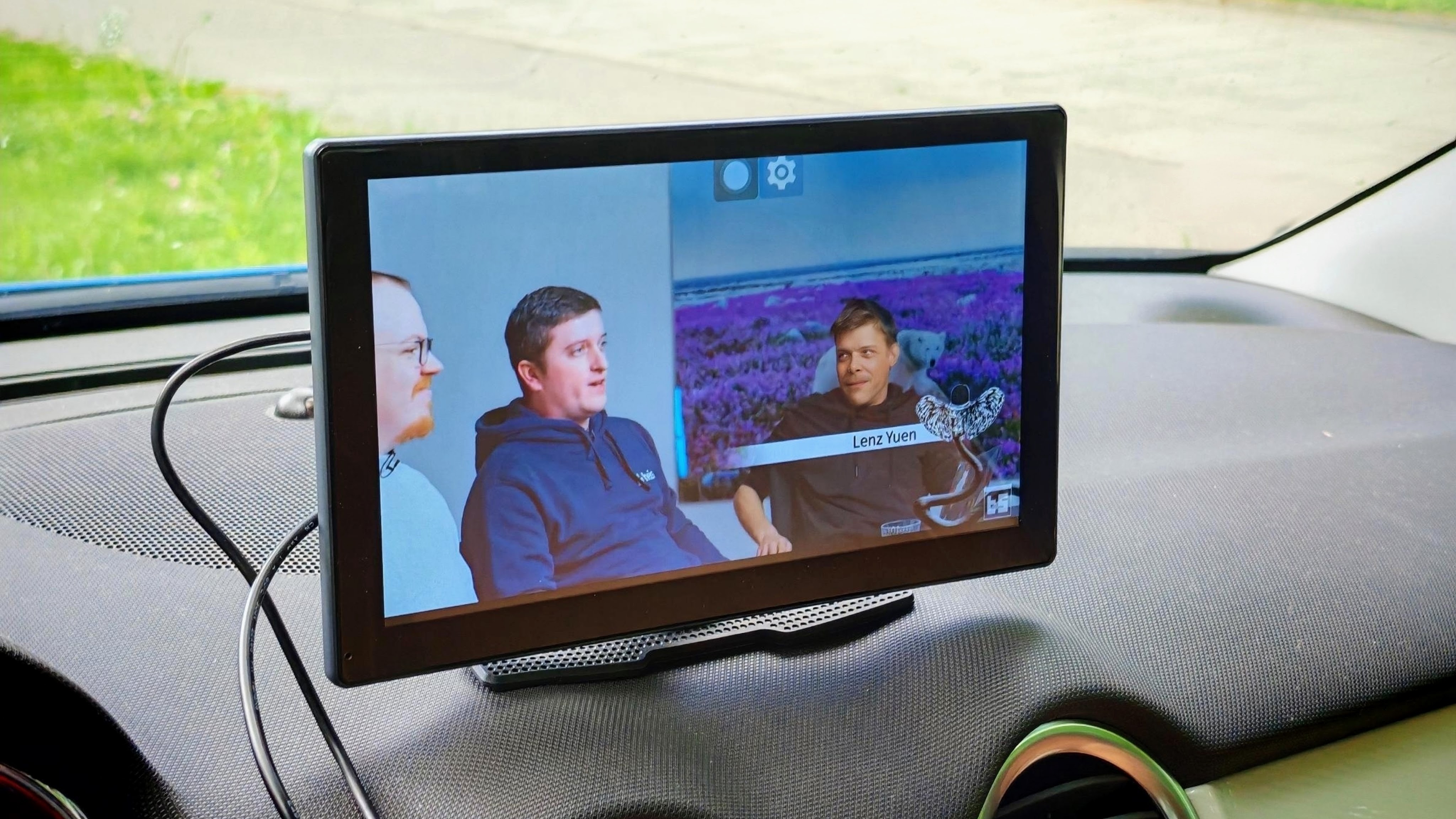 Lamtto RC30 im Test: Display rüstet Carplay und Android Auto nach