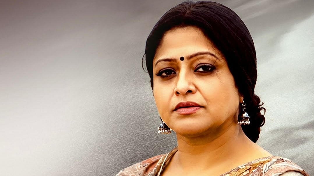 Actor Raasi is Savitri in the Red Bag