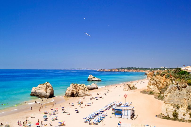 UK tourists travelling to Portugal over half term urged to take action ...
