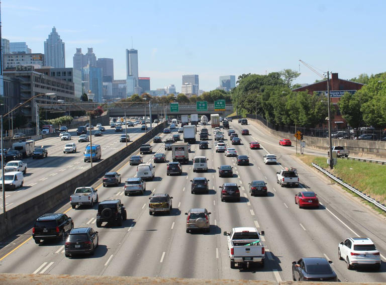 House panel releases bipartisan $580B surface transportation plan