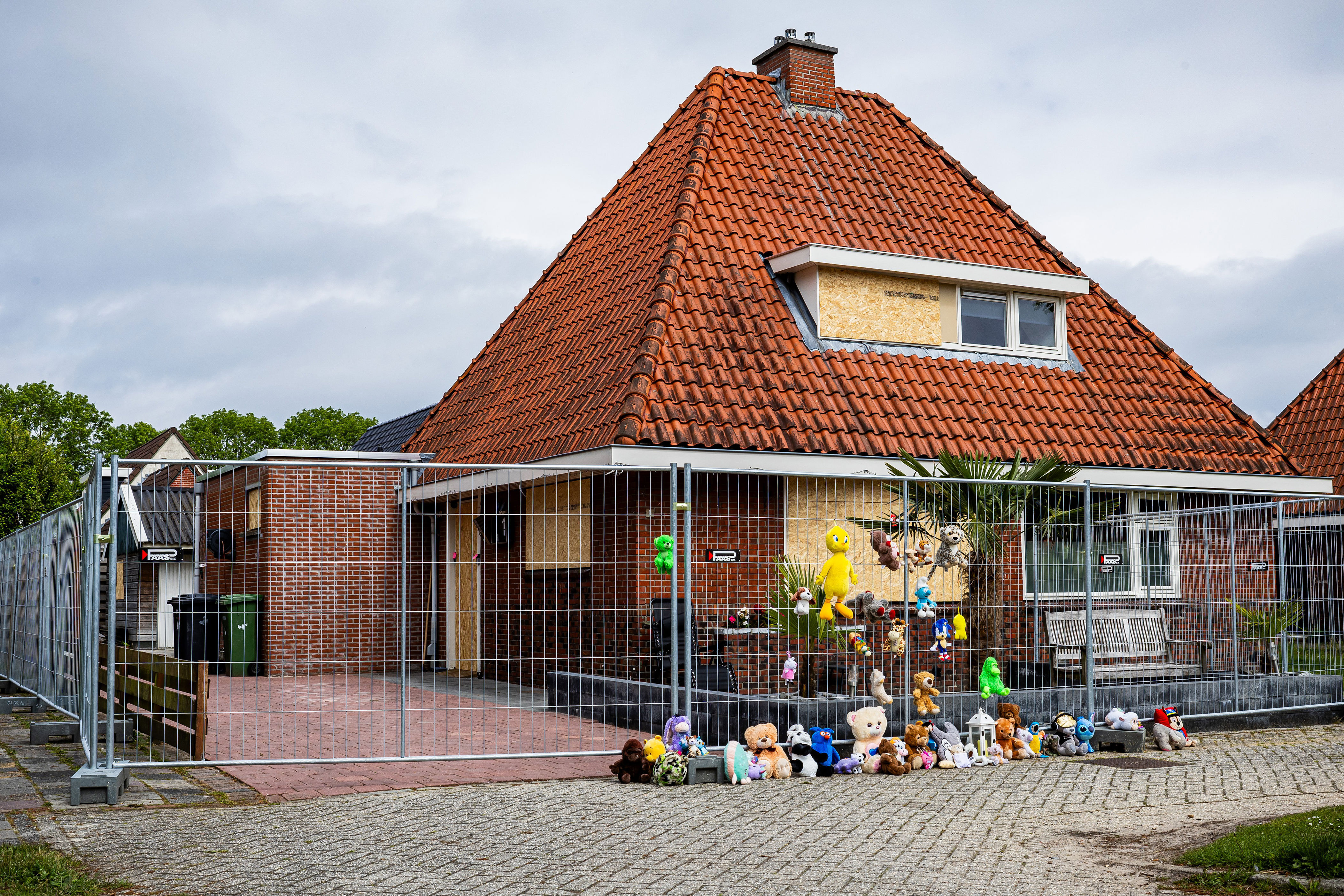 Moeders verdacht van gruwelijke kindermishandeling Stadskanaal blijven ...