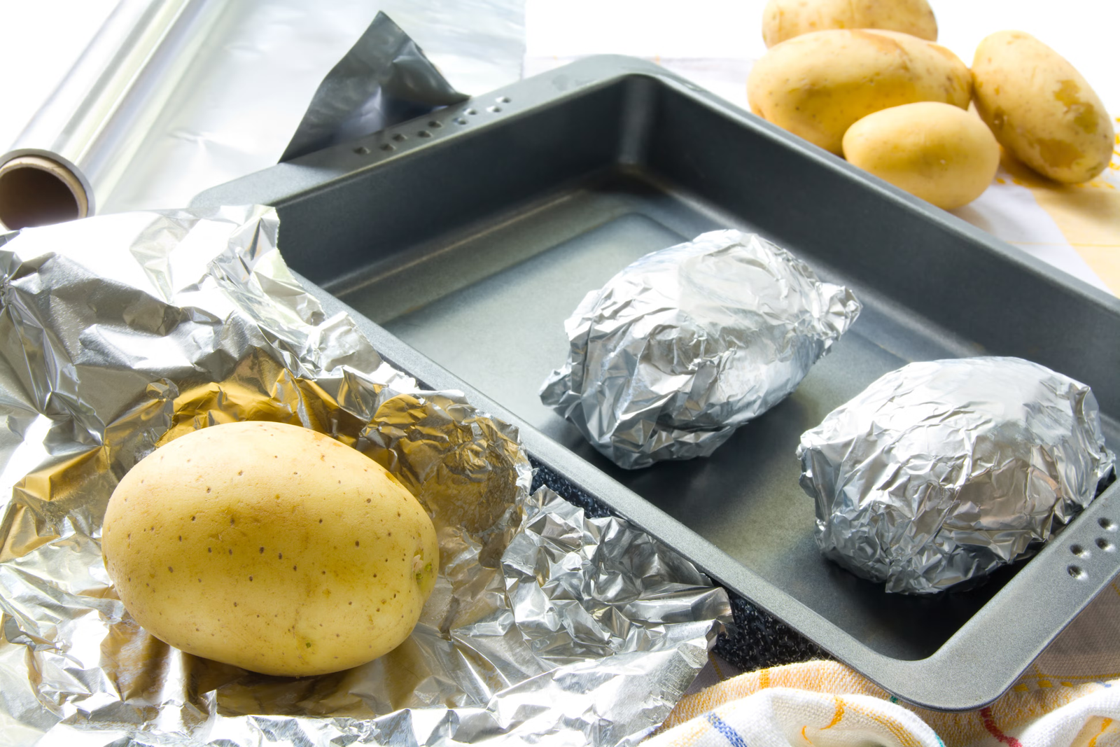 Should you use aluminum foil shiny side up or down?