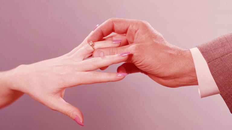 How to watch The Dark Side of Married at First Sight online from anywhere