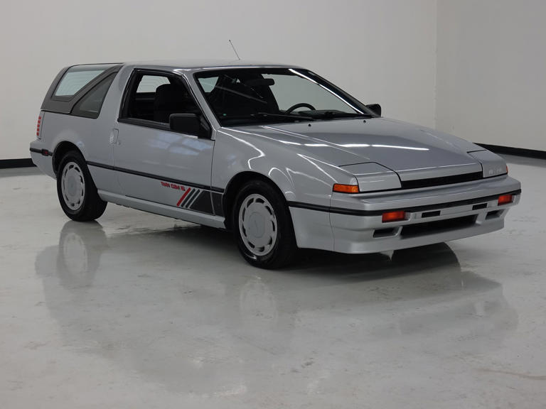The weirdest Nissan of the 1980s was a coupe, a wagon, and a T-top all ...