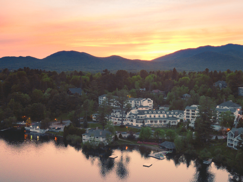 14 US lake town hotels where families can walk to the water