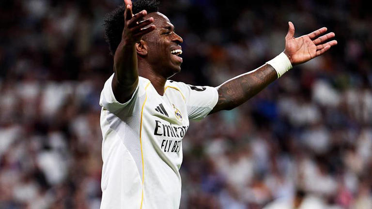 Vinicius Jr gives two-word update after suffering injury against Sevilla