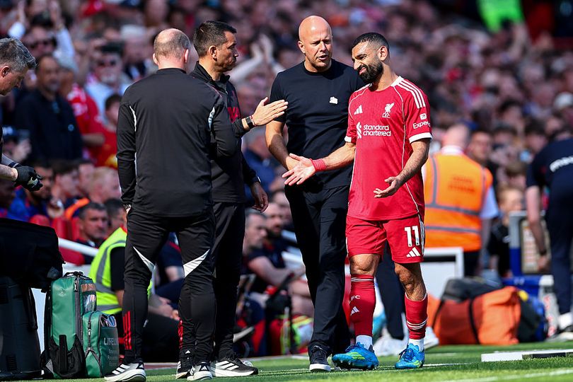 Jamie Carragher slams 'selfish' Mohamed Salah for dropping another bomb ...