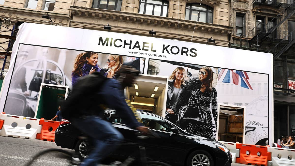 Michael Kors' Soho small convertible shoulder bag: Stylish & versatile ...