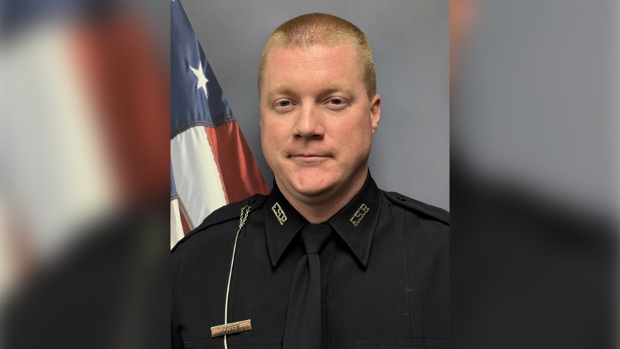 Fort Smith officer critically injured, suspect dead after early morning ...