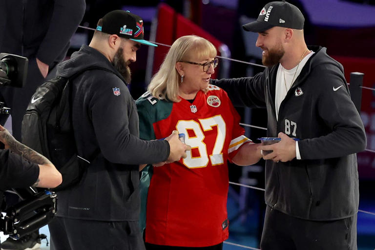 Donna Kelce reveals how she balanced sons Travis and Jason’s busy ...