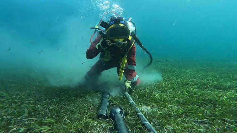 Fears of Middle East internet cuts over Iranian threat to undersea ...