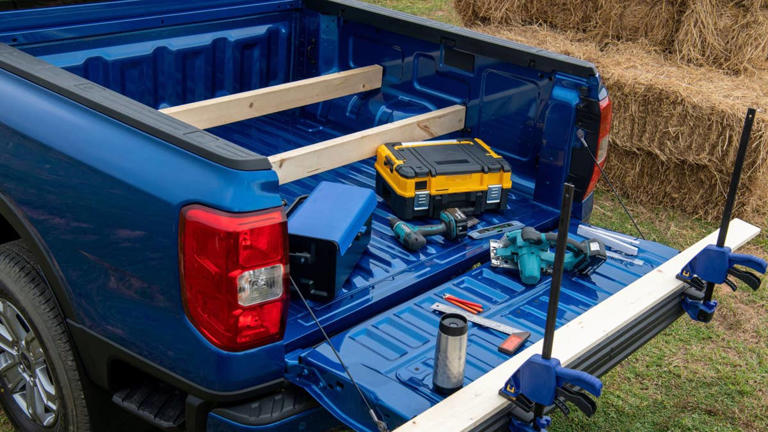Ford Ranger vs Toyota Tacoma vs Chevy Colorado: Who wins the towing and ...