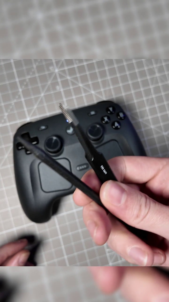 Steam controller teardown in 60 seconds
