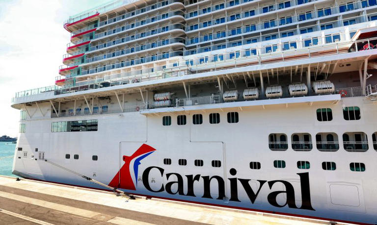9 people rescued from disabled boat by Carnival cruise ship based in ...