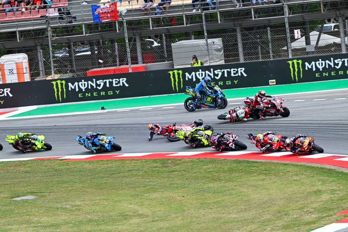 Francesco Bagnaia felt dizzy after Johann Zarco crash: "Maybe I wasn’t ...