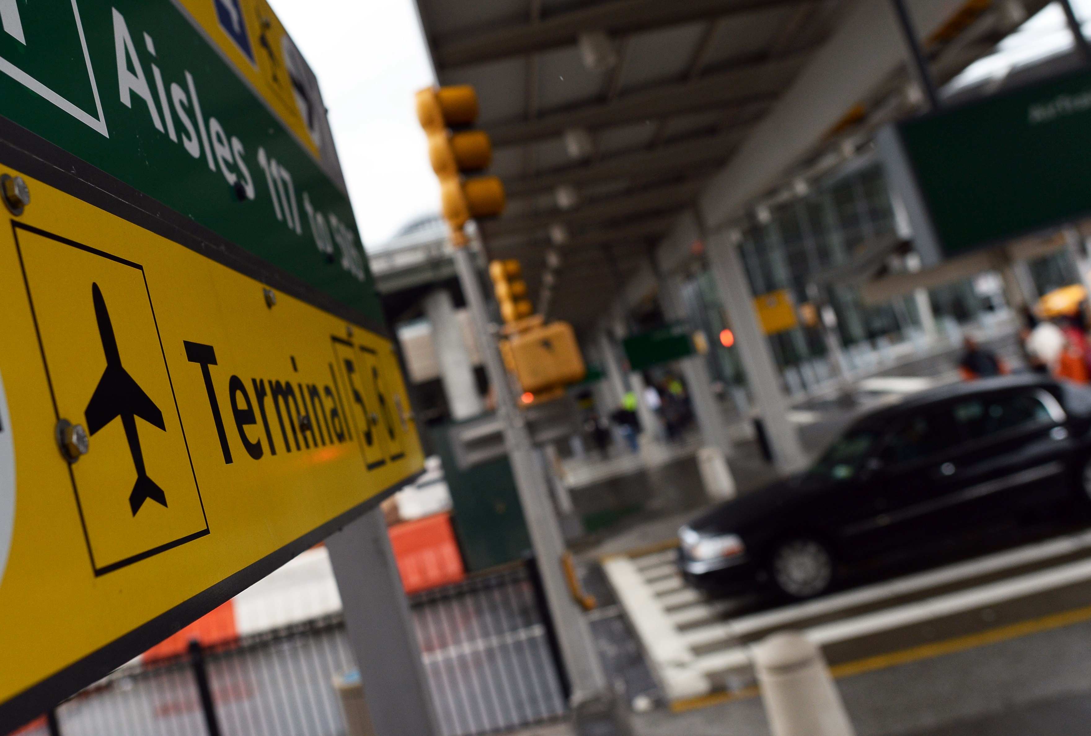 New Ebola travel rules: Americans can return through Dulles, but some ...