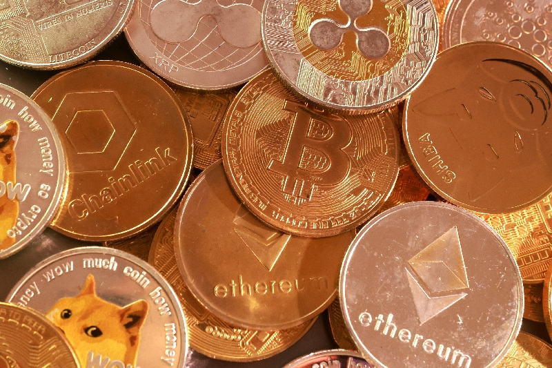 SEC readies plan for trading crypto versions of stocks, Bloomberg News ...